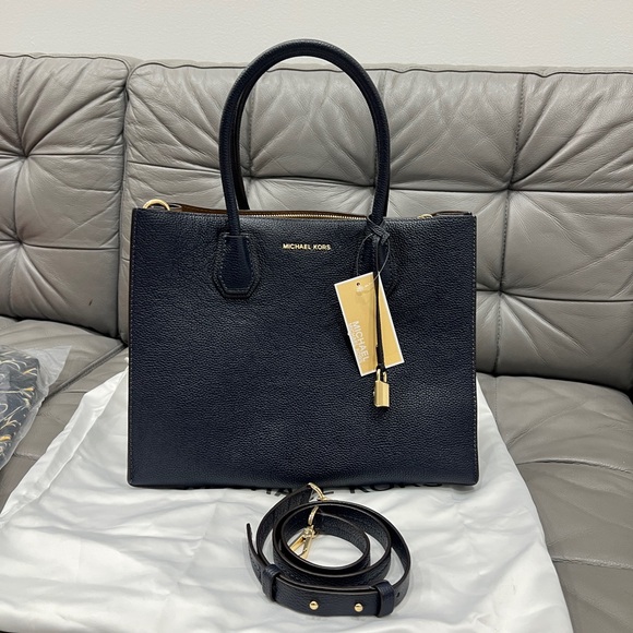 MICHAEL Michael Kors | Bags | Michael Kors Mercer Navy Pebbled Leather ...